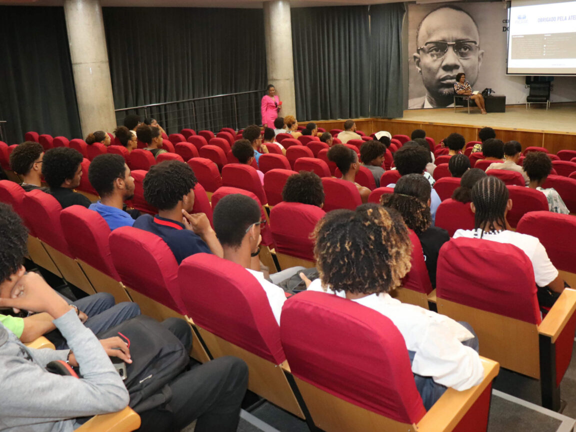 UM - Universidade do Mindelo